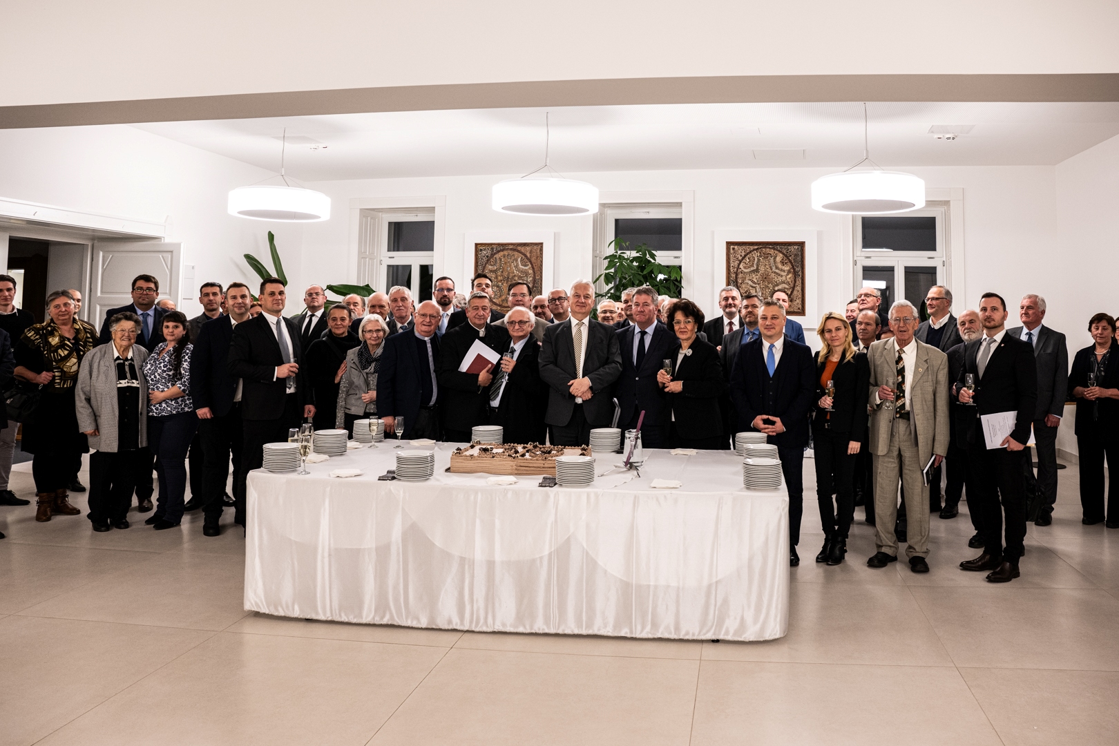 Semjén Zsolt: A kereszténydemokrata filozófia fundamentuma Jézus ...